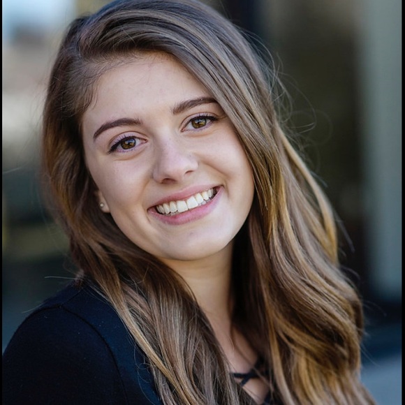 Kenna's Closet (@kennarwhite) | Poshmark